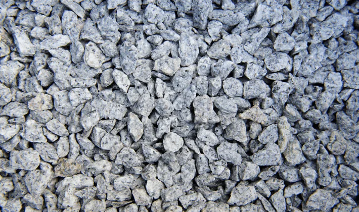 Silver Grey Chippings 6/14mm | Dramatic Decorative Stone